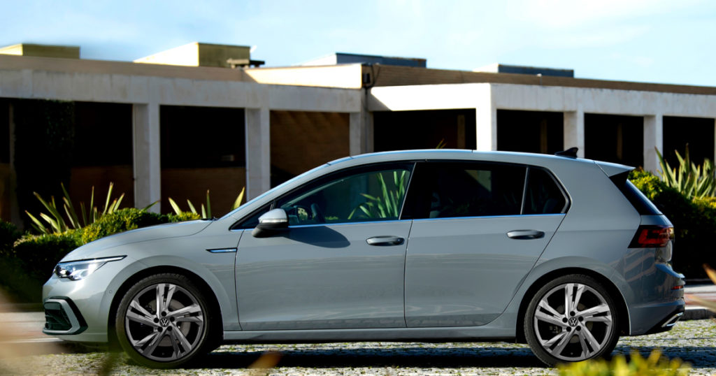 The Queue for the Volkswagen Mk8 Golf R-Line Starts Now - Motoqar